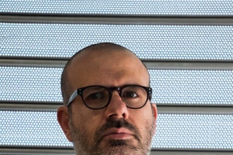 Nello Scavo Vince il Premio Ichnos International Sardegna Awards per il ...