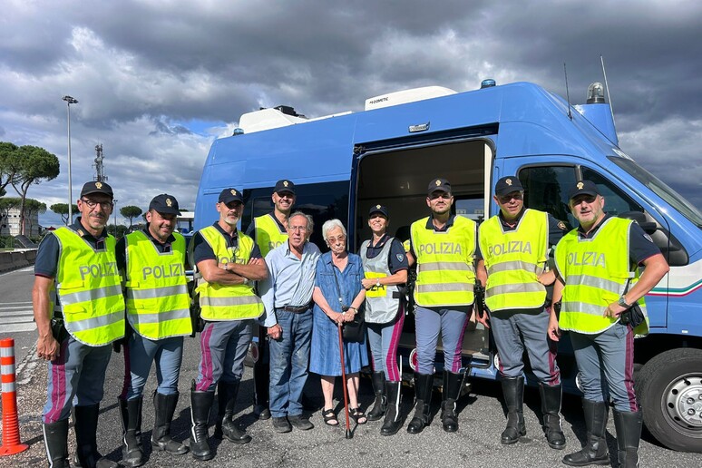 Incredibile salvataggio alla barriera di Roma Nord: Polizia Stradale ...