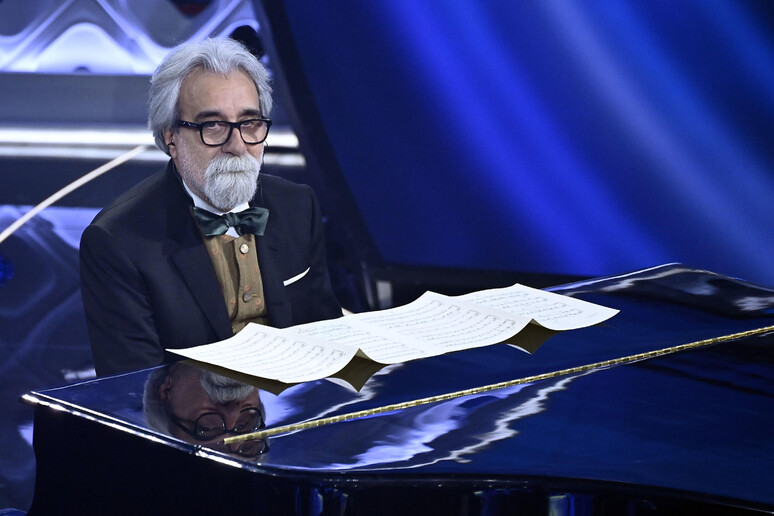 Fabio Fazio commemora Peppe Vessicchio a ‘Che tempo che fa’: un omaggio ...