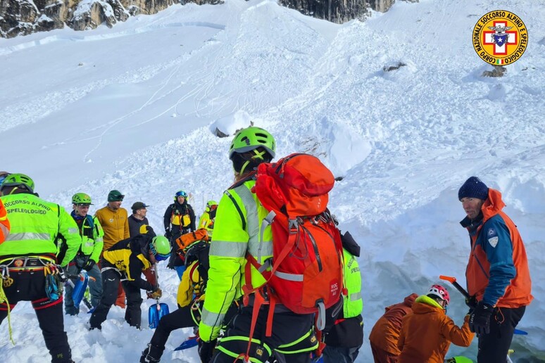 Tragedia sulle Piccole Dolomiti: scialpinista di 50 anni perde la vita ...